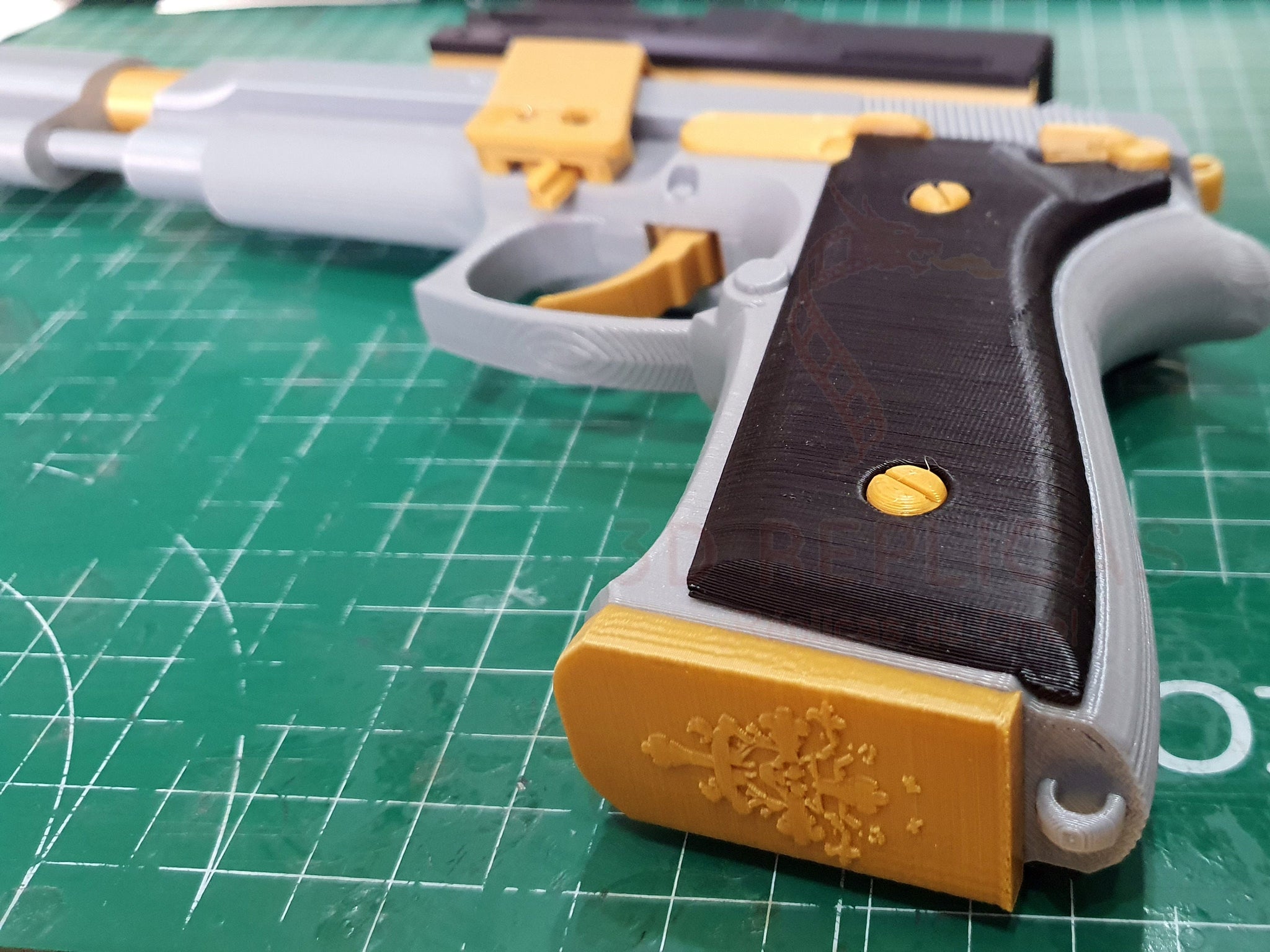 Tybalt's 'Rapier 9mm Series R Gun from Romeo + Juliet Prop Replica Tau ...