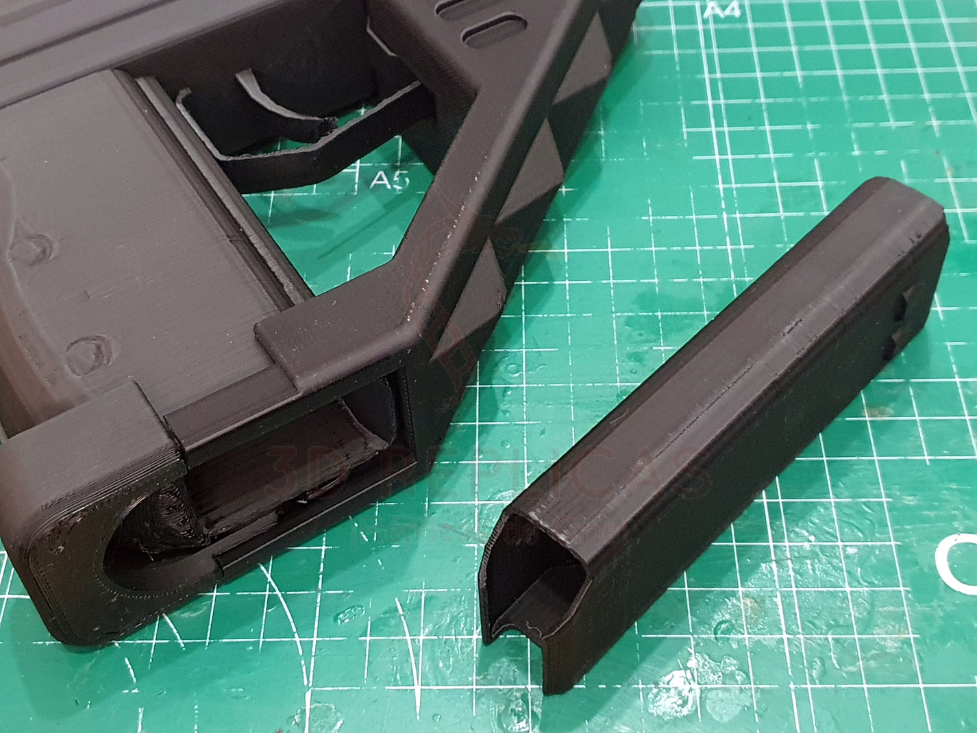 Total Recall Micro Uzi Gun Prop Replica Pistol Arnold Schwarzenegger C ...
