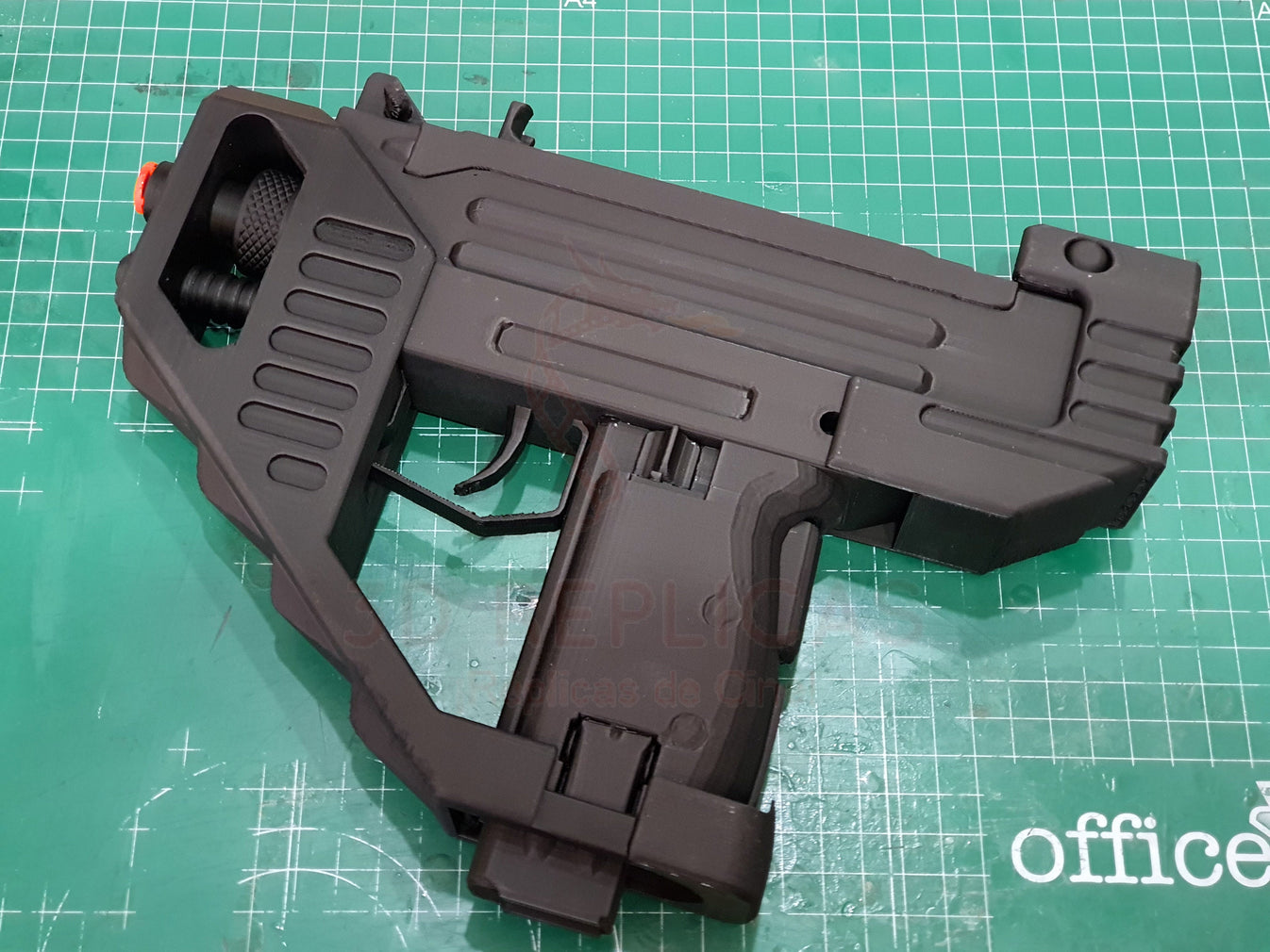 Total Recall Micro Uzi Gun Prop Replica Pistol Arnold Schwarzenegger C ...