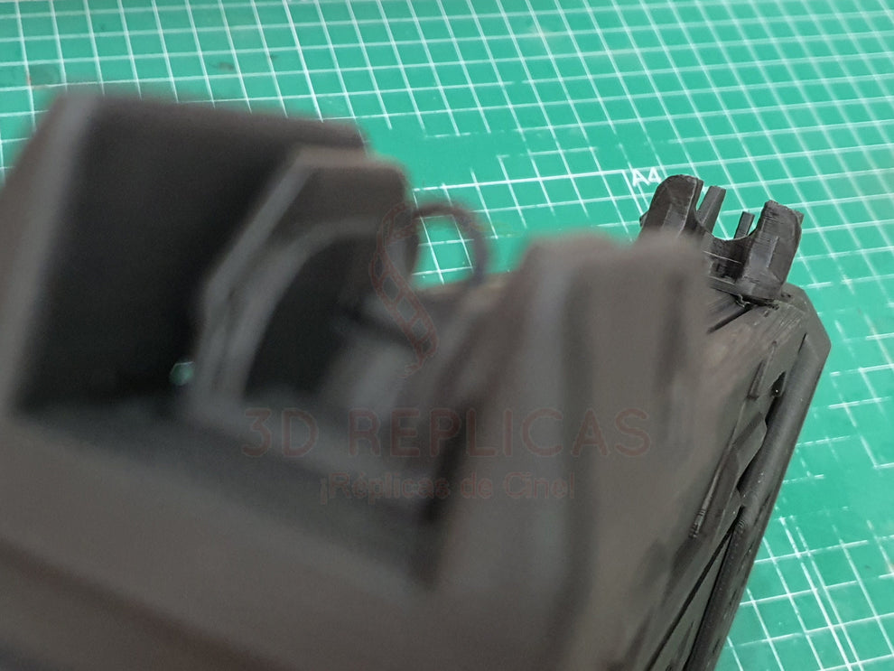 Total Recall Micro Uzi Gun Prop Replica Pistol Arnold Schwarzenegger C ...